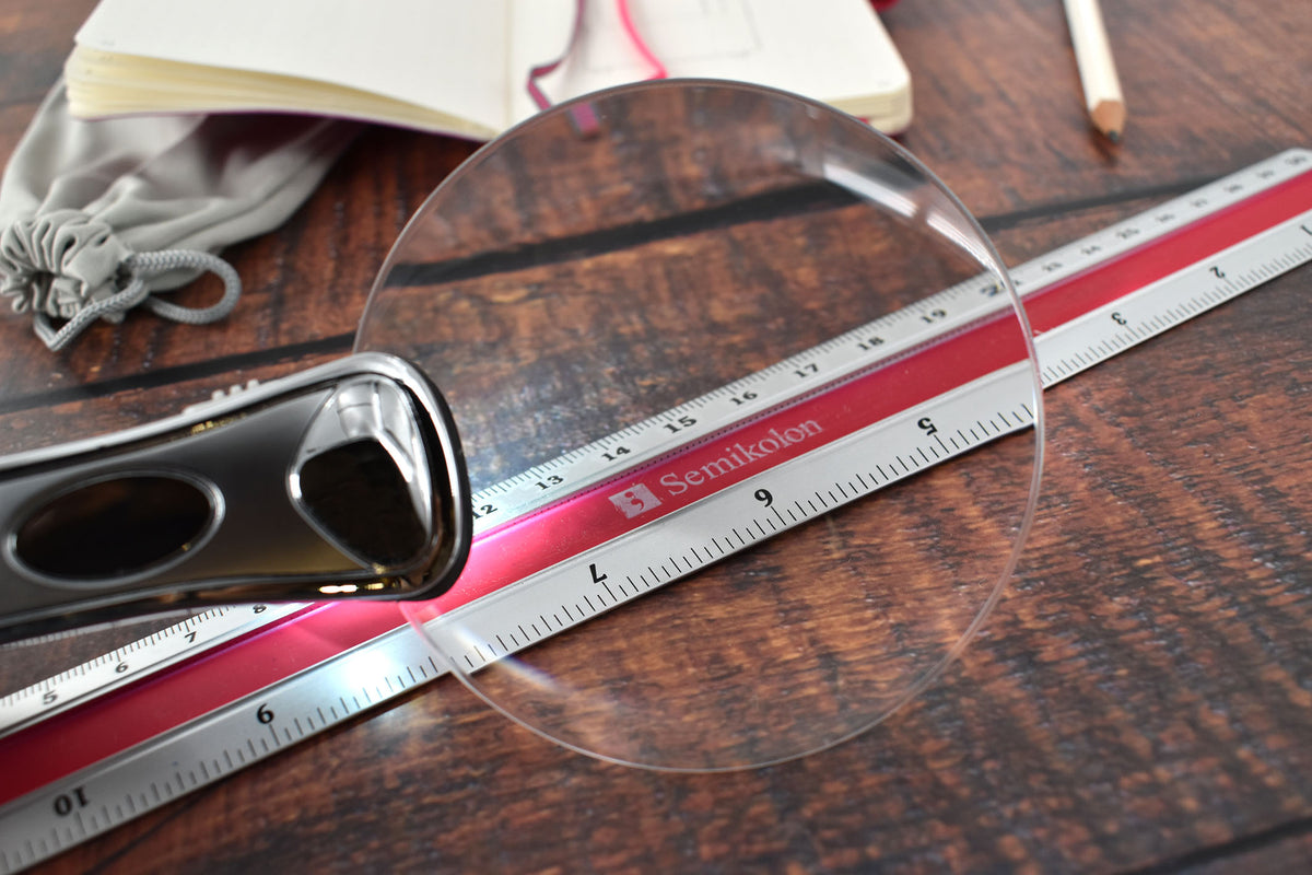 Illuminated Magnifier CHOPARZ Chrome, 2.5X magnification – Leuchtturm Optik